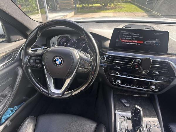 White BMW 530 2018 in Kaunas, with an engine capacity of 2.00 L and mileage of 200 thousand km for 15900 €, photo 10 on AUTOMOTO.COM.LV