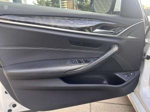 Balts BMW 530 2018 Kauņa, ar dzinēja tilpumu 2.00 L un nobraukumu 200 tūkst. km par 15900 €, foto 19 vietnē AUTOMOTO.COM.LV