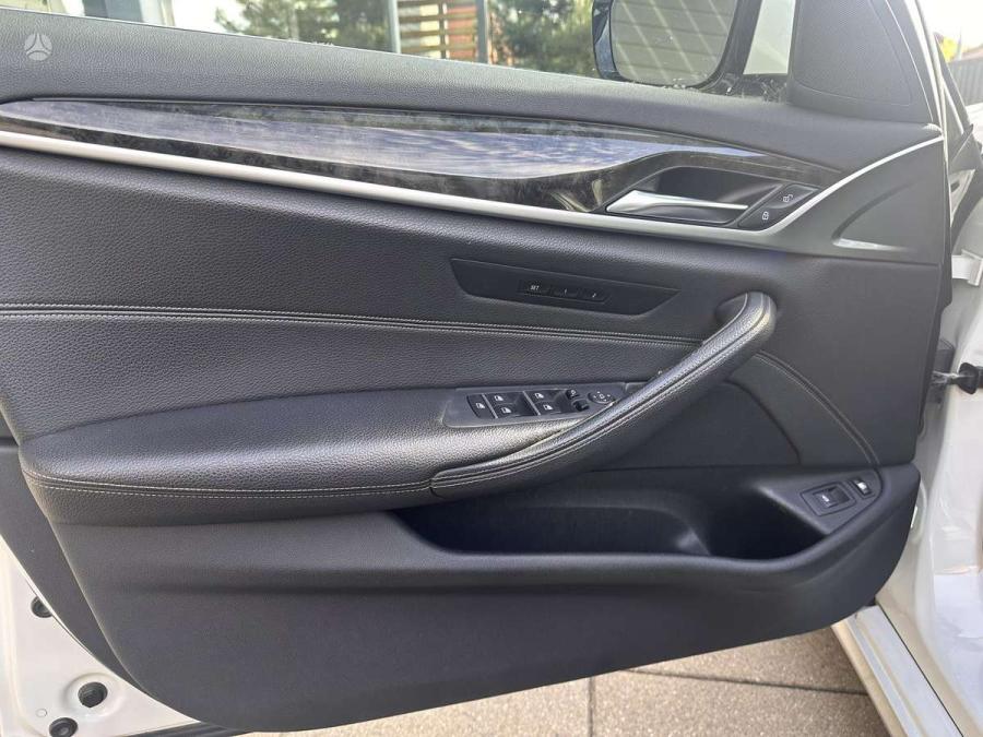 Balts BMW 530 2018 Kauņa, ar dzinēja tilpumu 2.00 L un nobraukumu 200 tūkst. km par 15900 €, foto 19 vietnē AUTOMOTO.COM.LV