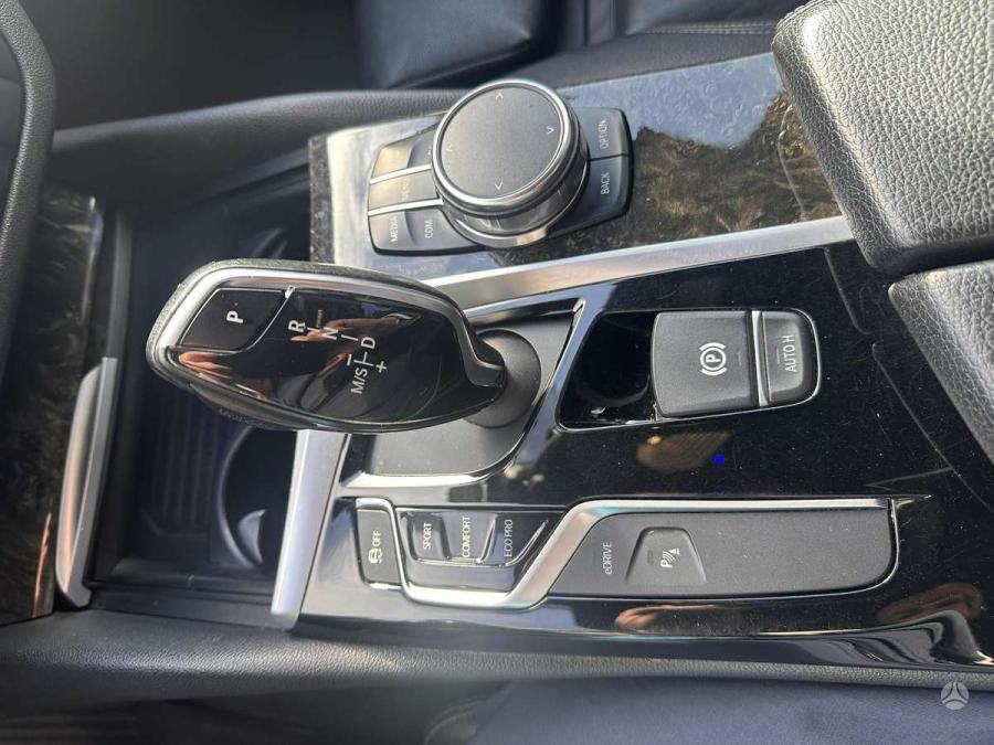 Balts BMW 530 2018 Kauņa, ar dzinēja tilpumu 2.00 L un nobraukumu 200 tūkst. km par 15900 €, foto 24 vietnē AUTOMOTO.COM.LV