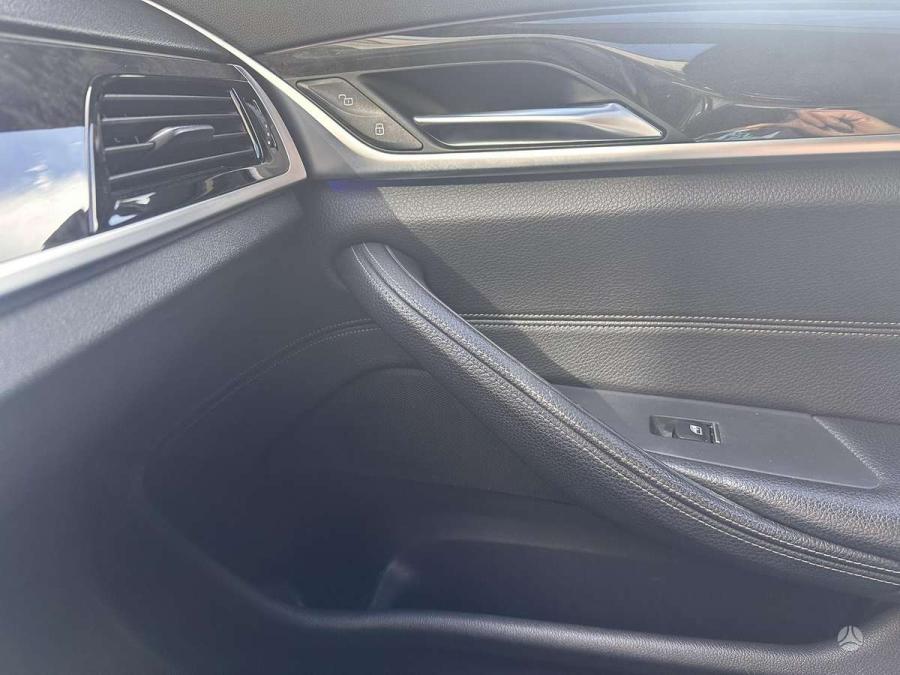 Balts BMW 530 2018 Kauņa, ar dzinēja tilpumu 2.00 L un nobraukumu 200 tūkst. km par 15900 €, foto 27 vietnē AUTOMOTO.COM.LV