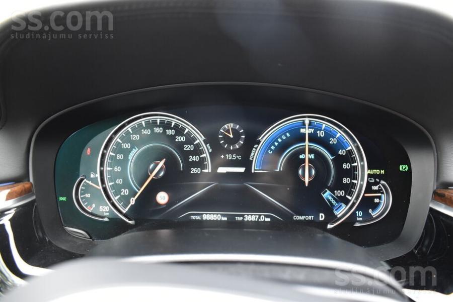 White BMW 530 2018 in Kuldiga, with an engine capacity of 2.00 L and mileage of 0 thousand km for 26550 €, photo 14 on AUTOMOTO.COM.LV