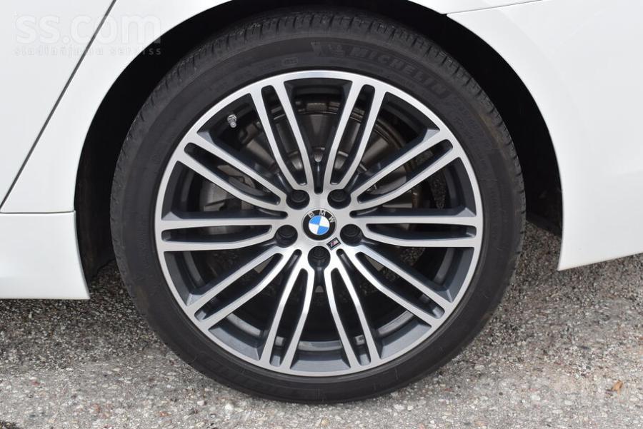 White BMW 530 2018 in Kuldiga, with an engine capacity of 2.00 L and mileage of 0 thousand km for 26550 €, photo 29 on AUTOMOTO.COM.LV