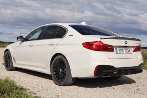 Balts BMW 530 2018 Tallina, ar dzinēja tilpumu 2.00 L un nobraukumu 185 tūkst. km par 18900 €, foto 5 vietnē AUTOMOTO.COM.LV