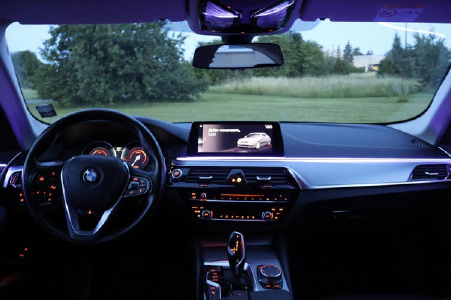 Balts BMW 530 2018 Tallina, ar dzinēja tilpumu 2.00 L un nobraukumu 185 tūkst. km par 18900 €, foto 8 vietnē AUTOMOTO.COM.LV