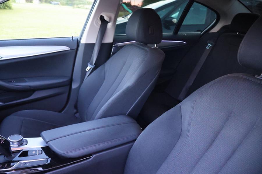 Balts BMW 530 2018 Tallina, ar dzinēja tilpumu 2.00 L un nobraukumu 185 tūkst. km par 18900 €, foto 10 vietnē AUTOMOTO.COM.LV