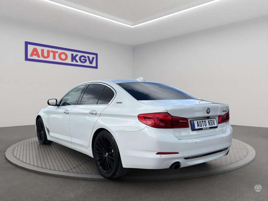 Balts BMW 530 2018 Kauņa, ar dzinēja tilpumu 2.00 L un nobraukumu 200 tūkst. km par 17999 €, foto 4 vietnē AUTOMOTO.COM.LV