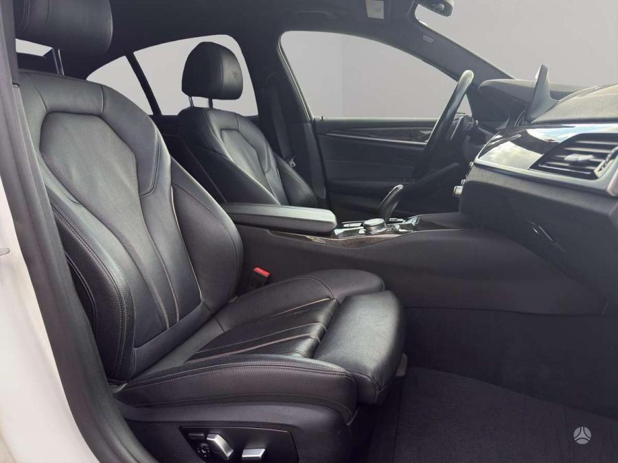 Balts BMW 530 2018 Kauņa, ar dzinēja tilpumu 2.00 L un nobraukumu 200 tūkst. km par 17999 €, foto 9 vietnē AUTOMOTO.COM.LV