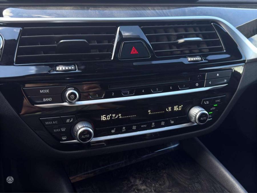 Balts BMW 530 2018 Kauņa, ar dzinēja tilpumu 2.00 L un nobraukumu 200 tūkst. km par 17999 €, foto 17 vietnē AUTOMOTO.COM.LV