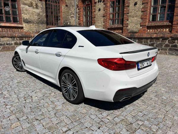 БМВ 530 2018 в Клайпеда на AUTOMOTO.COM.LV Белый БМВ 530 2018 в Клайпеда, объемом двигателя 2.00 л и пробегом 97 тыс. км за 21000 €, фото 6 на AUTOMOTO.COM.LV
