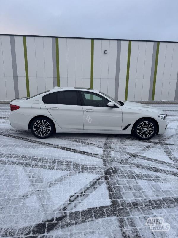 White BMW 530 2019 in Raseiniai, with an engine capacity of 2.00 L and mileage of 55 thousand km for 21000 €, photo 4 on AUTOMOTO.COM.LV