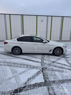 White BMW 530 2019 in Raseiniai, with an engine capacity of 2.00 L and mileage of 55 thousand km for 21000 €, photo 4 on AUTOMOTO.COM.LV