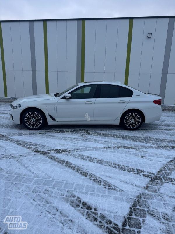 White BMW 530 2019 in Raseiniai, with an engine capacity of 2.00 L and mileage of 55 thousand km for 21000 €, photo 5 on AUTOMOTO.COM.LV