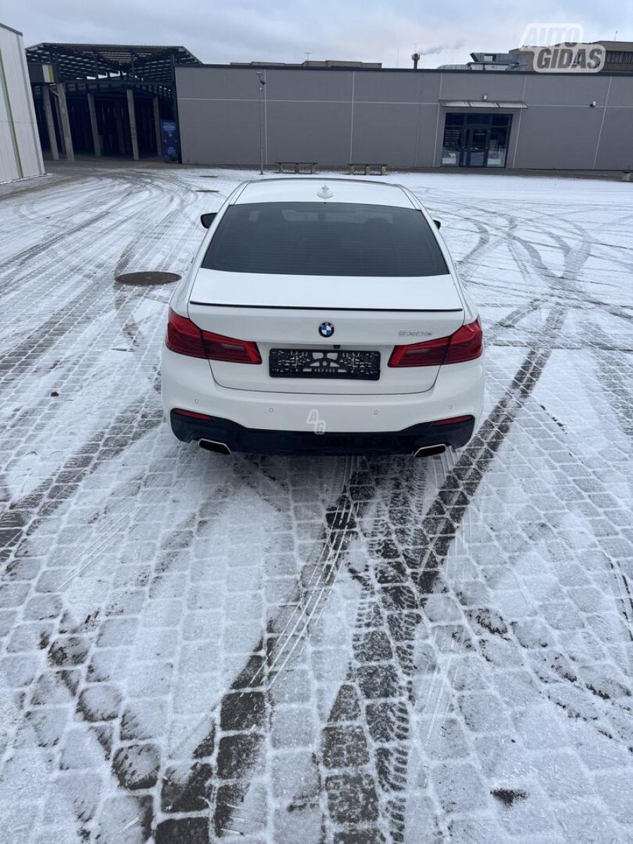 White BMW 530 2019 in Raseiniai, with an engine capacity of 2.00 L and mileage of 55 thousand km for 21000 €, photo 7 on AUTOMOTO.COM.LV