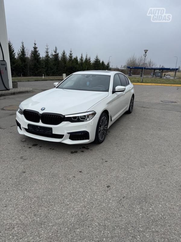 White BMW 530 2019 in Kaunas, with an engine capacity of 2.00 L and mileage of 55 thousand km for 21000 €, photo 1 on AUTOMOTO.COM.LV