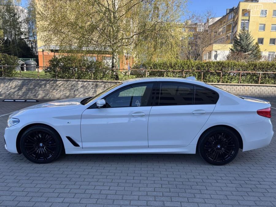 White BMW 530 2019 in Vilnius, with an engine capacity of 3.00 L and mileage of 109 thousand km for 30500 €, photo 5 on AUTOMOTO.COM.LV