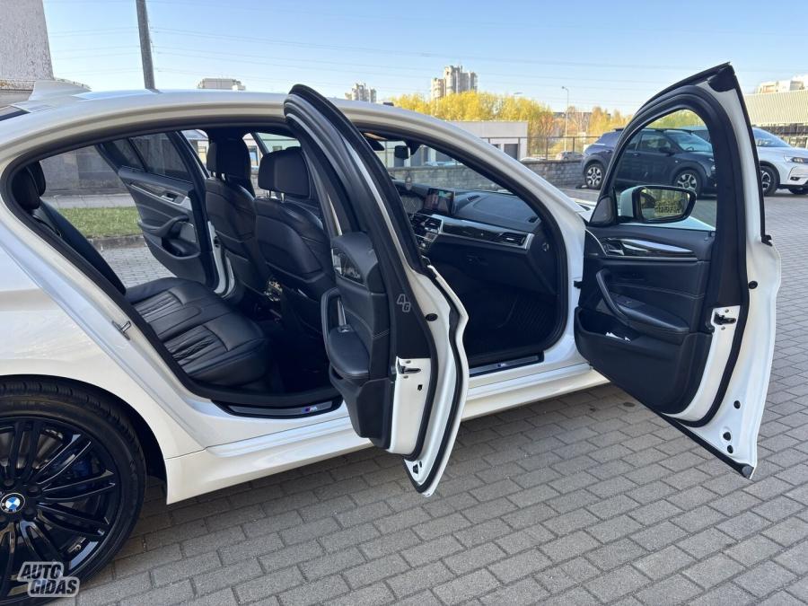 White BMW 530 2019 in Vilnius, with an engine capacity of 3.00 L and mileage of 109 thousand km for 30500 €, photo 10 on AUTOMOTO.COM.LV