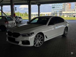 White BMW 530 2019 in Vilnius, with an engine capacity of 2.00 L and mileage of 80 thousand km for 18500 €, photo  on AUTOMOTO.COM.LV