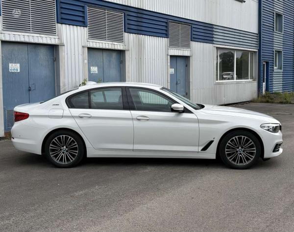 White BMW 530 2019 in Plunge, with an engine capacity of 2.00 L and mileage of 112 thousand km for 18800 €, photo 4 on AUTOMOTO.COM.LV