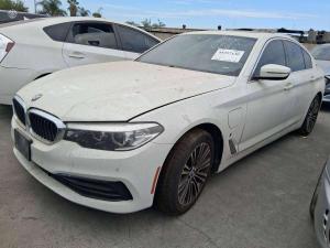 White BMW 530 2019 in Vilnius, with an engine capacity of 2.00 L and mileage of 247 thousand km for 10700 €, photo 6 on AUTOMOTO.COM.LV