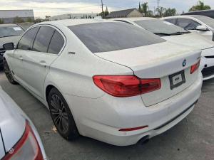 White BMW 530 2019 in Vilnius, with an engine capacity of 2.00 L and mileage of 247 thousand km for 10700 €, photo 10 on AUTOMOTO.COM.LV