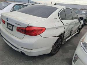White BMW 530 2019 in Vilnius, with an engine capacity of 2.00 L and mileage of 247 thousand km for 10700 €, photo 13 on AUTOMOTO.COM.LV