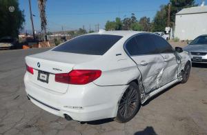 White BMW 530 2019 in Vilnius, with an engine capacity of 2.00 L and mileage of 247 thousand km for 10700 €, photo 14 on AUTOMOTO.COM.LV