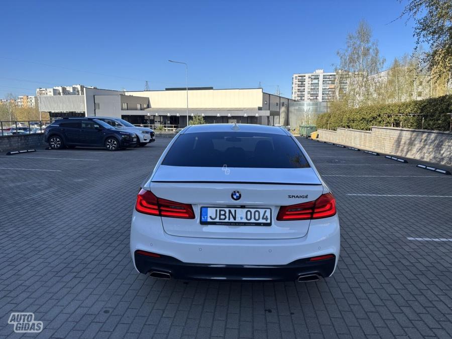 White BMW 530 2019 in Vilnius, with an engine capacity of 3.00 L and mileage of 112 thousand km for 30000 €, photo 6 on AUTOMOTO.COM.LV