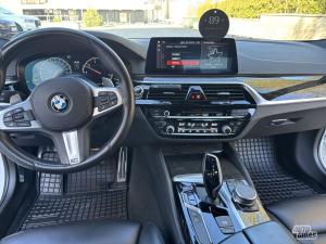White BMW 530 2019 in Vilnius, with an engine capacity of 3.00 L and mileage of 112 thousand km for 30000 €, photo 11 on AUTOMOTO.COM.LV