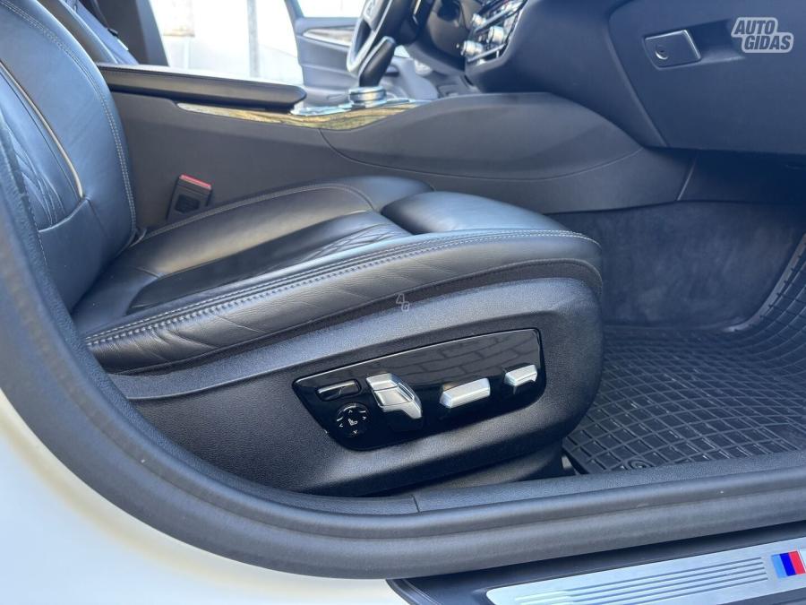 White BMW 530 2019 in Vilnius, with an engine capacity of 3.00 L and mileage of 112 thousand km for 30000 €, photo 15 on AUTOMOTO.COM.LV