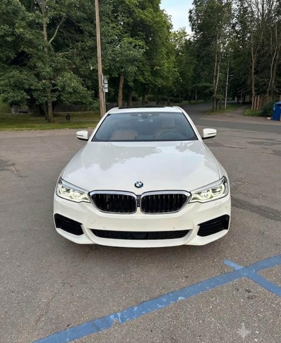 Balts BMW 530 2019 Tallina, ar dzinēja tilpumu 0.00 L un nobraukumu 111 tūkst. km par 29990 €, foto 5 vietnē AUTOMOTO.COM.LV