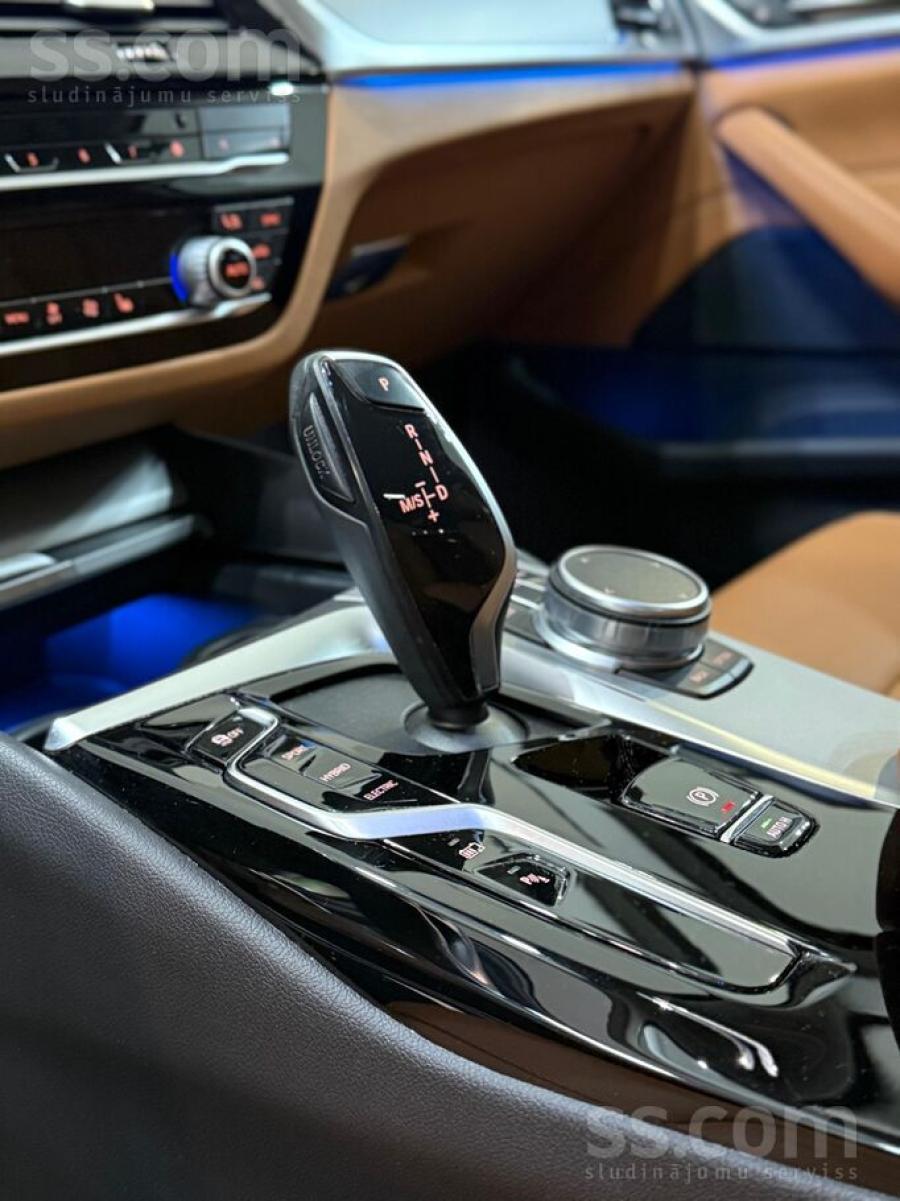 Balts BMW 530 2021 Rīga, ar dzinēja tilpumu 2.00 L un nobraukumu 70 tūkst. km par 30900 €, foto 9 vietnē AUTOMOTO.COM.LV