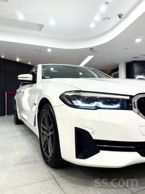 Balts BMW 530 2021 Rīga, ar dzinēja tilpumu 2.00 L un nobraukumu 70 tūkst. km par 30900 €, foto  vietnē AUTOMOTO.COM.LV