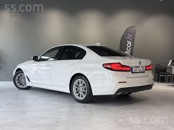 Balts BMW 530 2021 Rīga, ar dzinēja tilpumu 2.00 L un nobraukumu 70 tūkst. km par 30900 €, foto 3 vietnē AUTOMOTO.COM.LV