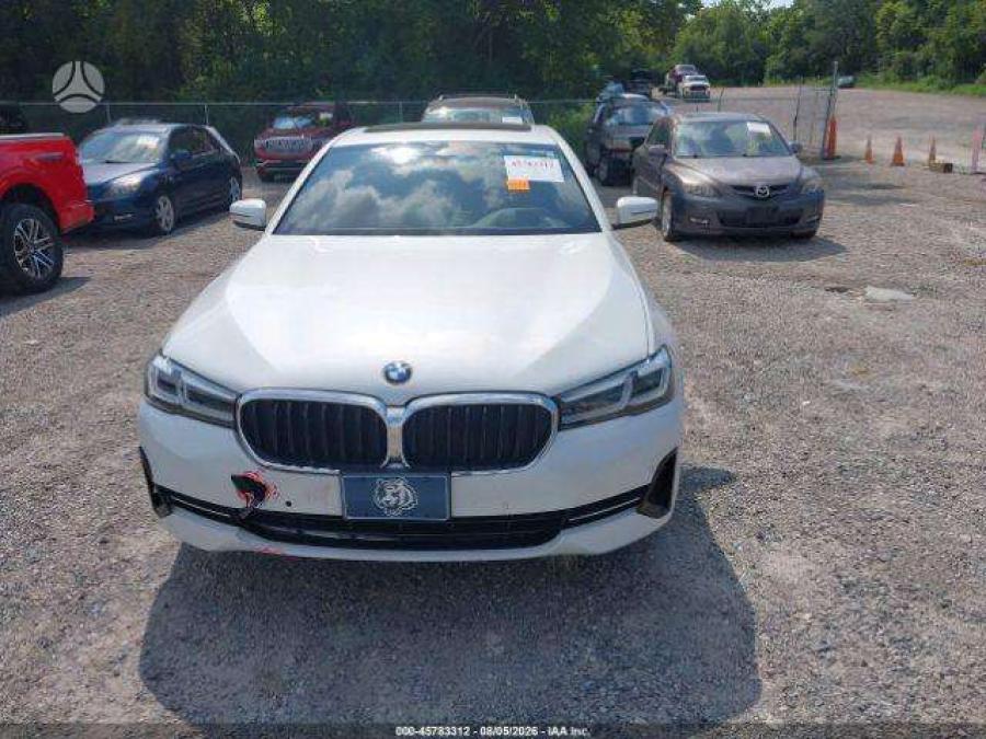 White BMW 530 2021 in Klaipeda, with an engine capacity of 0.00 L and mileage of 69 thousand km for 13200 €, photo 13 on AUTOMOTO.COM.LV