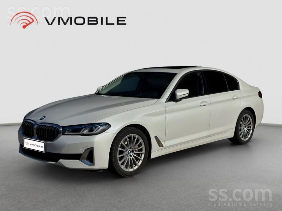White BMW 530 2021 in Riga, with an engine capacity of 3.00 L and mileage of 83 thousand km for 35900 €, photo 1 on AUTOMOTO.COM.LV