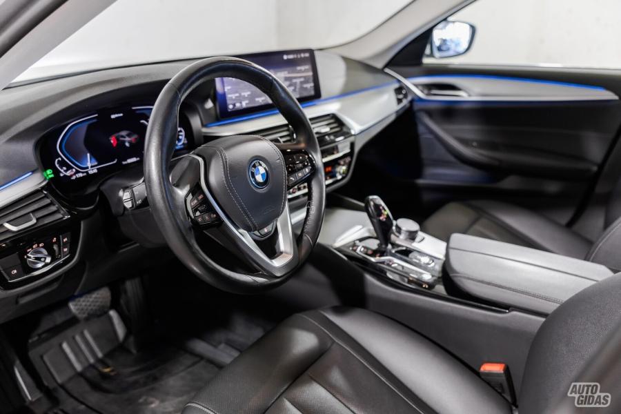 Balts BMW 530 2022 Viļņa, ar dzinēja tilpumu 2.00 L un nobraukumu 96 tūkst. km par 31991 €, foto 13 vietnē AUTOMOTO.COM.LV