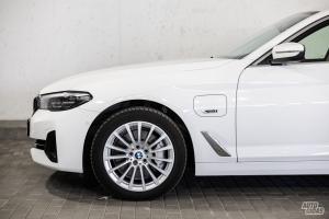 Balts BMW 530 2022 Viļņa, ar dzinēja tilpumu 2.00 L un nobraukumu 96 tūkst. km par 31991 €, foto 6 vietnē AUTOMOTO.COM.LV