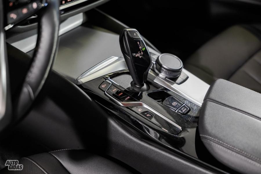 Balts BMW 530 2022 Viļņa, ar dzinēja tilpumu 2.00 L un nobraukumu 96 tūkst. km par 31991 €, foto 14 vietnē AUTOMOTO.COM.LV