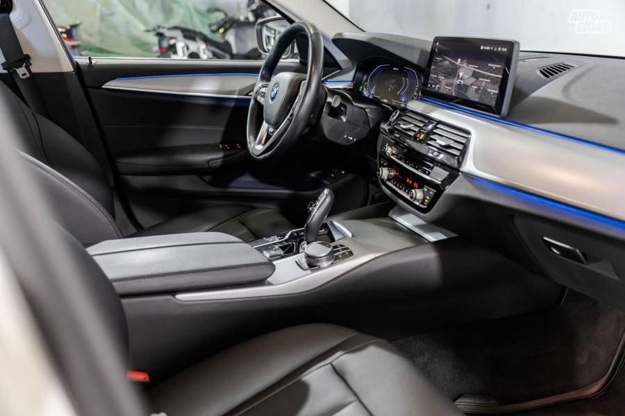 Balts BMW 530 2022 Viļņa, ar dzinēja tilpumu 2.00 L un nobraukumu 96 tūkst. km par 31991 €, foto 15 vietnē AUTOMOTO.COM.LV