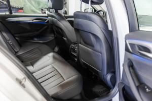Balts BMW 530 2022 Viļņa, ar dzinēja tilpumu 2.00 L un nobraukumu 96 tūkst. km par 31991 €, foto 16 vietnē AUTOMOTO.COM.LV