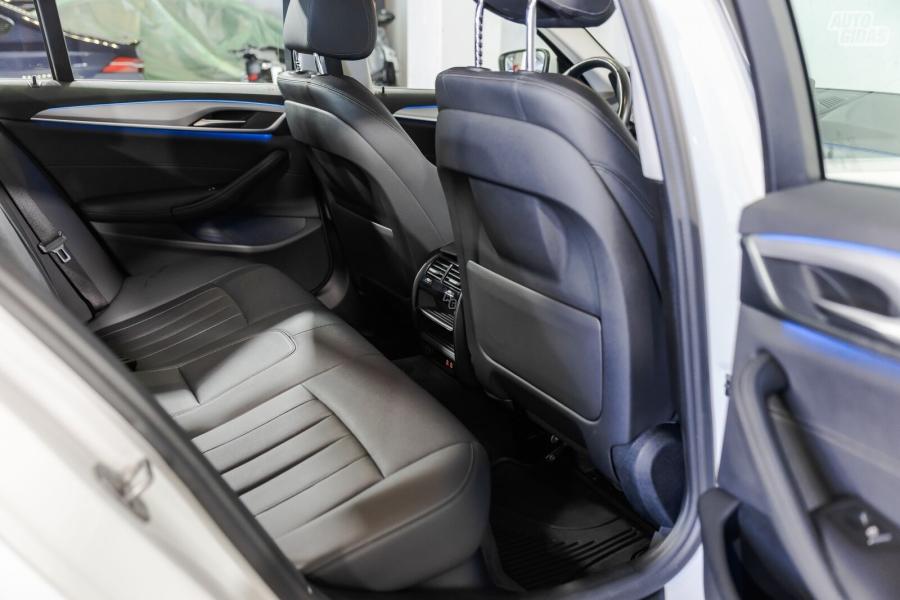 Balts BMW 530 2022 Viļņa, ar dzinēja tilpumu 2.00 L un nobraukumu 96 tūkst. km par 31991 €, foto 16 vietnē AUTOMOTO.COM.LV
