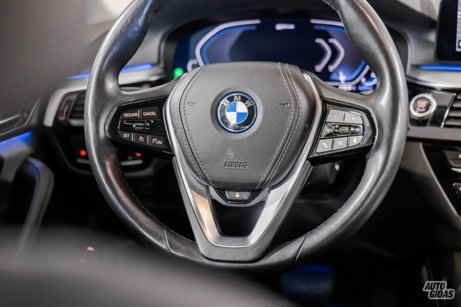 Balts BMW 530 2022 Viļņa, ar dzinēja tilpumu 2.00 L un nobraukumu 96 tūkst. km par 31991 €, foto 18 vietnē AUTOMOTO.COM.LV
