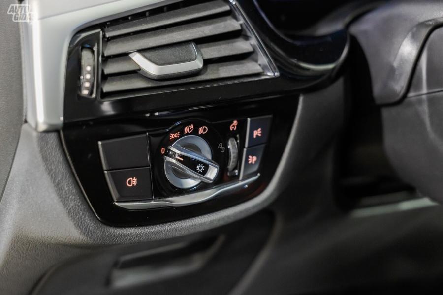 Balts BMW 530 2022 Viļņa, ar dzinēja tilpumu 2.00 L un nobraukumu 96 tūkst. km par 31991 €, foto 25 vietnē AUTOMOTO.COM.LV