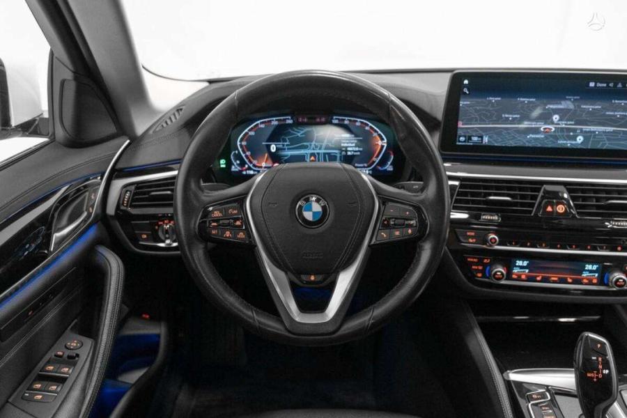 Белый БМВ 530 2022 в Вильнюс, объемом двигателя 3.00 л и пробегом 47 тыс. км за 34900 €, фото 13 на AUTOMOTO.COM.LV