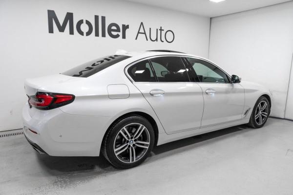 Balts BMW 530 2022 Viļņa, ar dzinēja tilpumu 3.00 L un nobraukumu 47 tūkst. km par 34900 €, foto 3 vietnē AUTOMOTO.COM.LV
