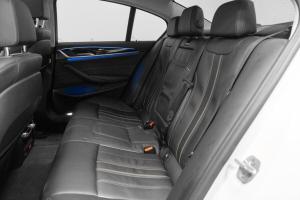 White BMW 530 2022 in Vilnius, with an engine capacity of 3.00 L and mileage of 47 thousand km for 34900 €, photo 7 on AUTOMOTO.COM.LV