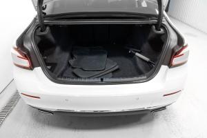 White BMW 530 2022 in Vilnius, with an engine capacity of 3.00 L and mileage of 47 thousand km for 34900 €, photo 25 on AUTOMOTO.COM.LV