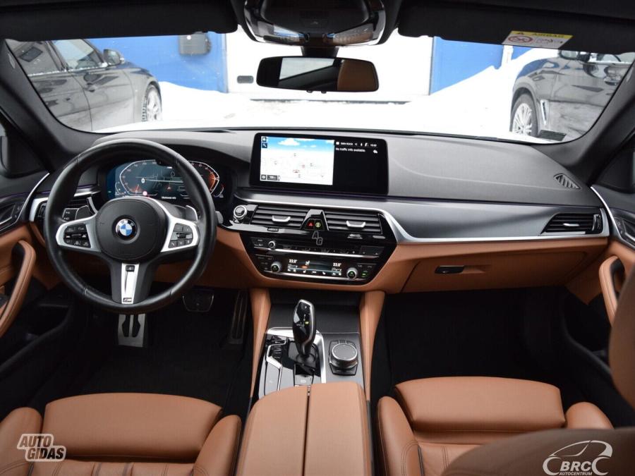 Balts BMW 530 2023 Rīga, ar dzinēja tilpumu 3.00 L un nobraukumu 92 tūkst. km par 42500 €, foto 17 vietnē AUTOMOTO.COM.LV