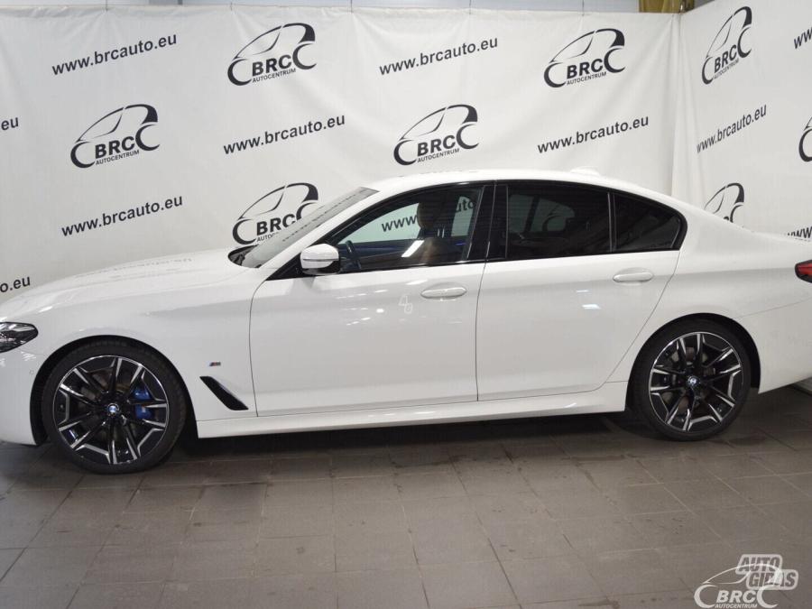 Balts BMW 530 2023 Rīga, ar dzinēja tilpumu 3.00 L un nobraukumu 92 tūkst. km par 42500 €, foto 29 vietnē AUTOMOTO.COM.LV